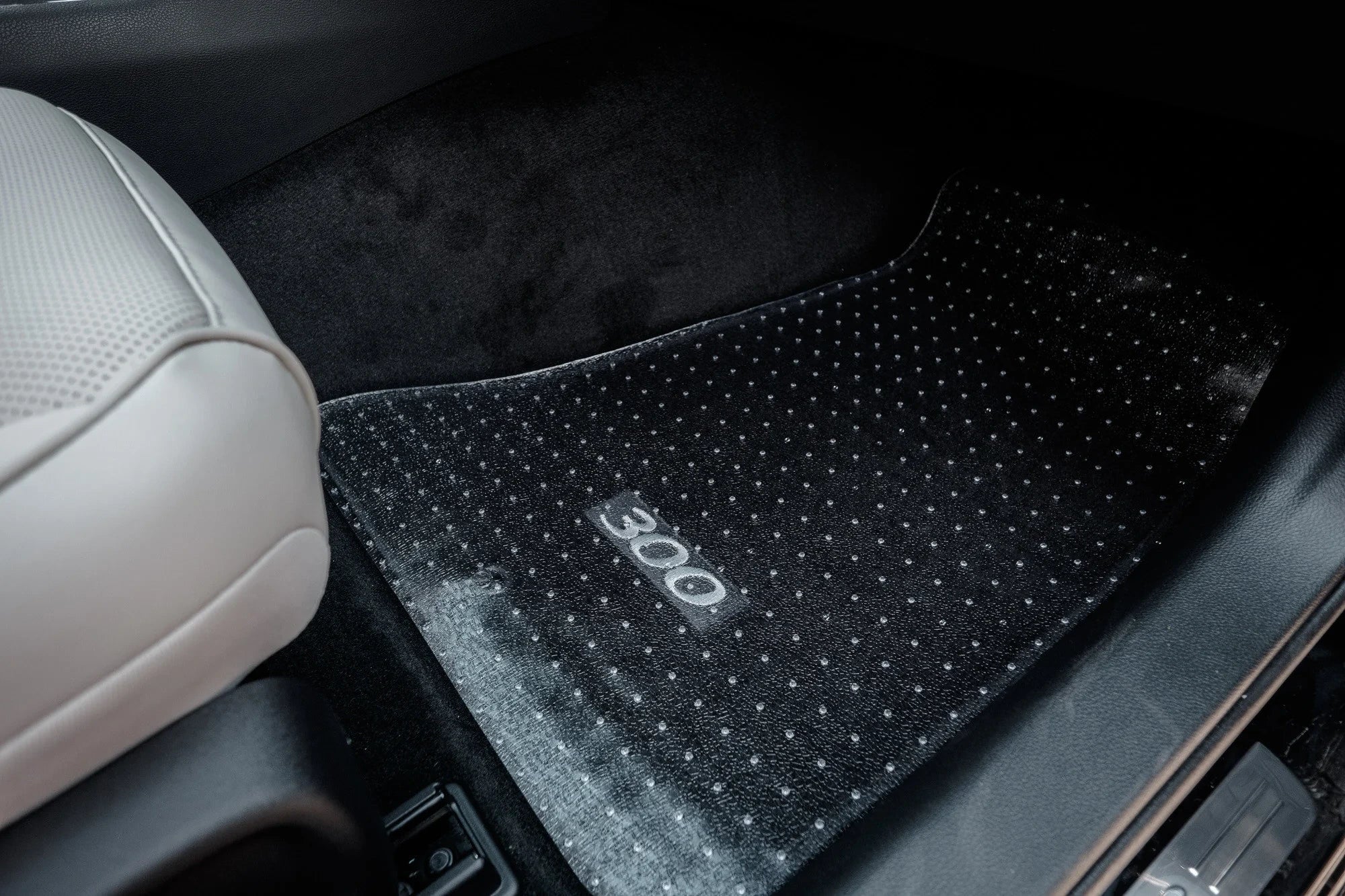 Transparent Car Mats: A Guide to Clarity and Protection – EVparts4x4